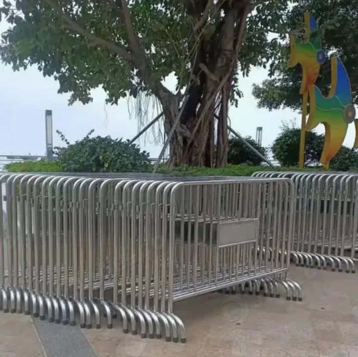 Portable Metal Crowd Control Barrier - Customizable Security Fencing ...